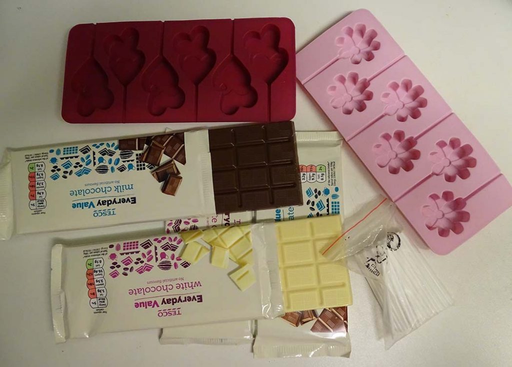 Tutorial- Confectionery: Chocolate pops/lolly pops using moulds ...