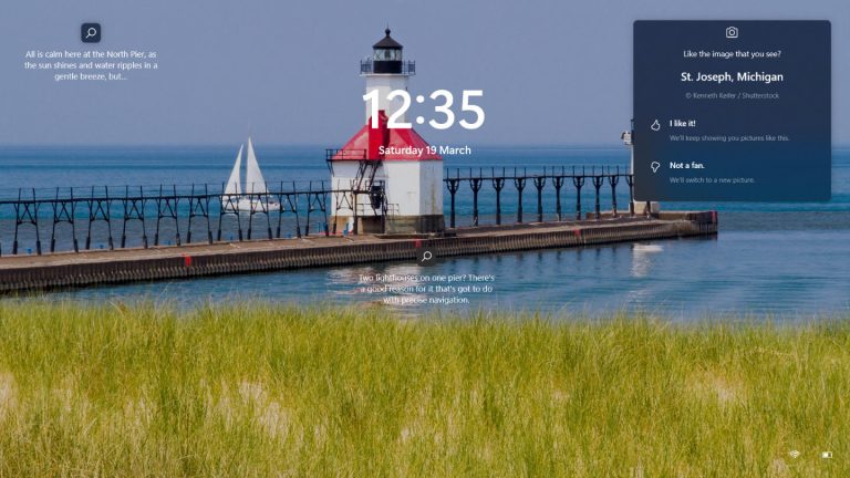 Screensaver / Lock Screen: North Pier Inner and Outer Lights in St ...